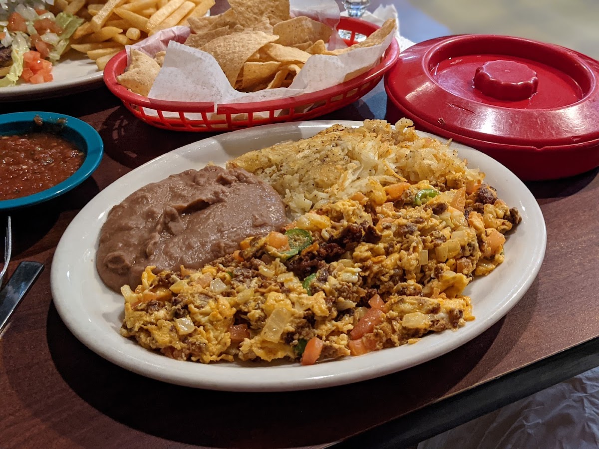 Enchiladas Y Mas: Authentic Tex-Mex Flavors Await You in Austin